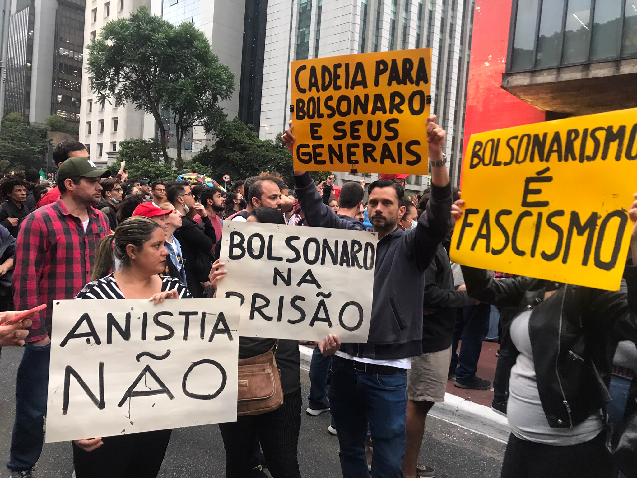 Brazil: pro-democracy demonstrations in London and São Paulo | Latin ...